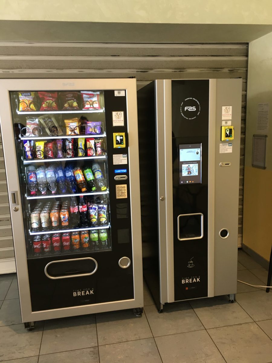 Arrivée des Distributeurs de Boissons&Snack - Centre Les Feuillades